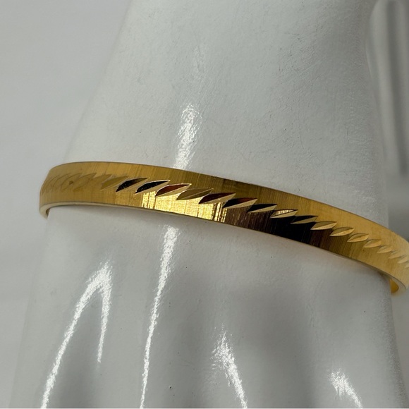 Monet | Jewelry | Vintage Monet Polished And Brushed Gold Bangle ...